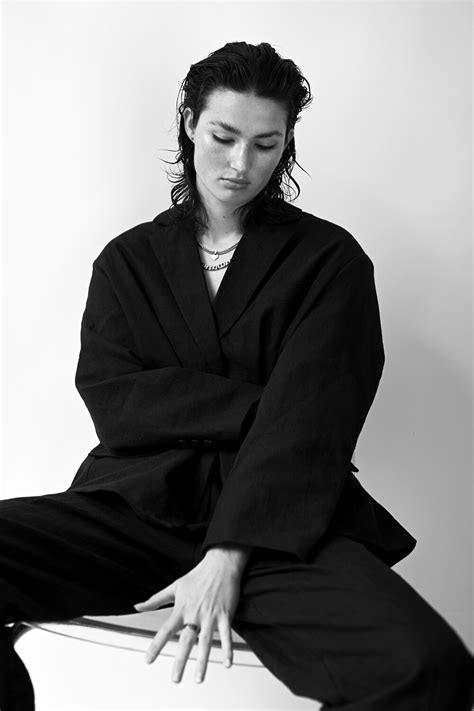 Aleandra Frerk 100 Connected