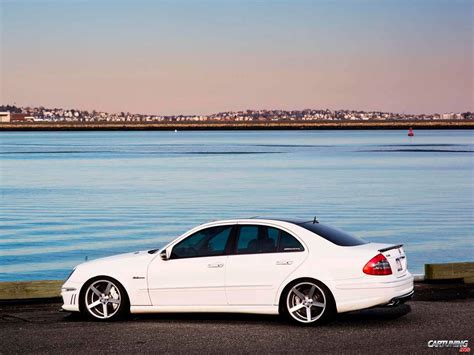 Stanced Mercedes W211 Back