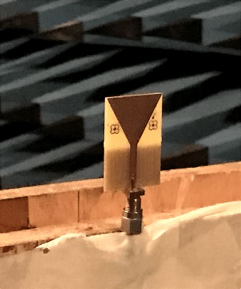 Measurement Setup For Fabricated Antenna In Case I Download