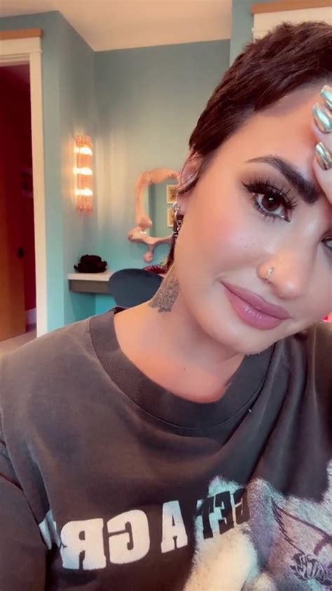 Demi Lovato Cuts Face Open Before Late Night Appearance