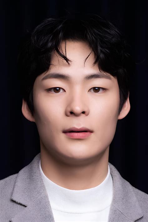 Song Geon Hee Wiki Biography Age Gallery Spouse And More
