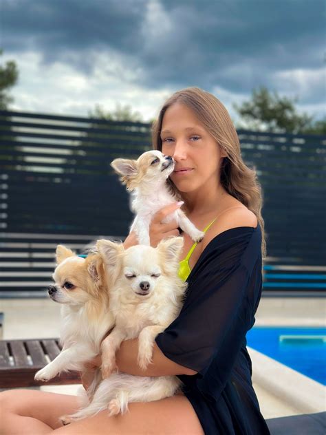 Znana Slovenka Povečala Družinico Svet24si