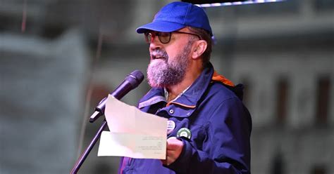 Telex Palya Tamás Olyan Ember Lettem Akinek Fizetnek Egy Sört és