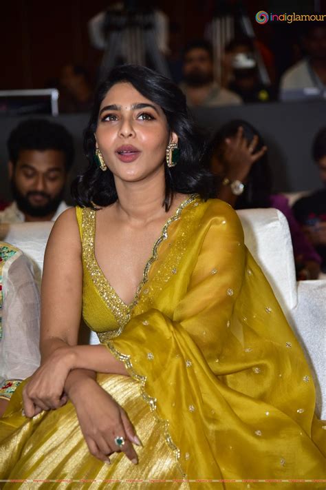 Aishwarya Lekshmi Actress Hd Photosimagespics And Stills Indiglamour