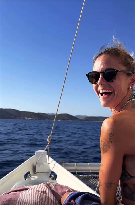 Mapi León Escapada A Un Paradís Sense Ingrid Engen Amigues I Futbolistes