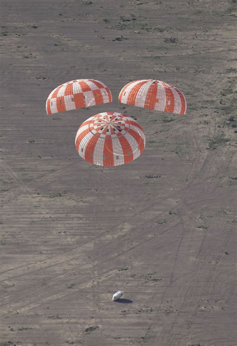 In Photos Nasas Orion Space Capsule Parachute Test Of 2017 Space