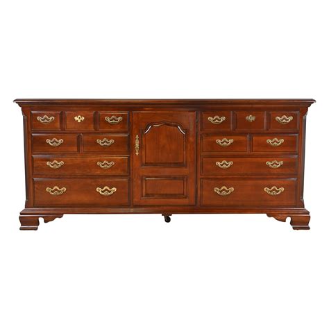Thomasville Georgian Solid Cherry Wood Dresser Or Credenza At 1stdibs Thomasville Cherry