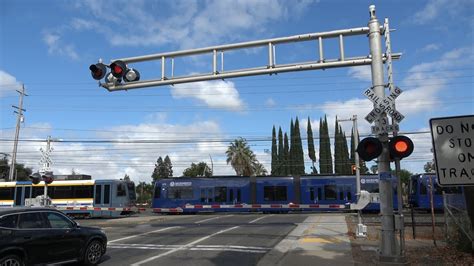 Sacrt New Siemens S700 Meets Sacrt Caf S 200 Mayhew Rd Railroad