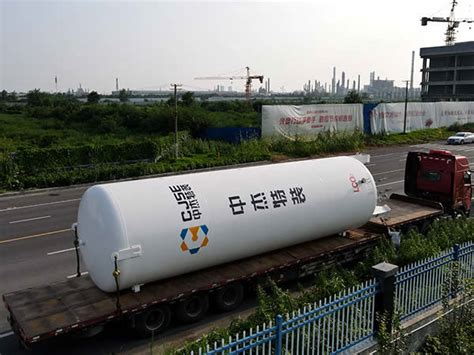 二氧化碳储罐 中杰特装原菏泽锅炉厂 专业设计生产工业锅炉、压力储罐等各种工业装备厂家。