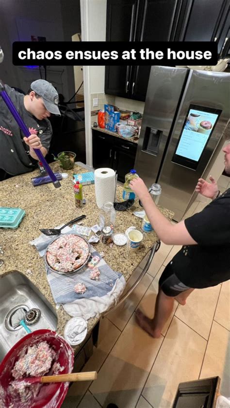 Issacwhy Insta Story Youtubers Silly Pictures Group