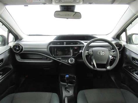 Used Toyota Aqua Pictures 2016 Model White Pearl Color Photo
