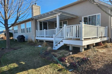 Small Trex® Deck Sun City Huntley Rock Solid Builders Inc