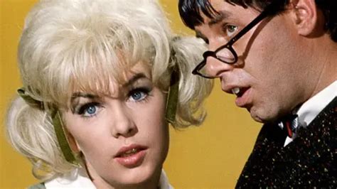 Stella Stevens Nutty Professor And Poseidon Adventure Star Dies At 84