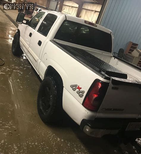 2006 Chevrolet Silverado 1500 With 17x7 5 31 Oem Wheels Spaced Out