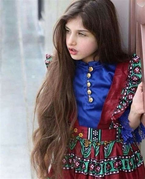 Pin By Yahya Wafik On Arabs Lace Evening Dresses Yemen Clothes Traditional Outfits