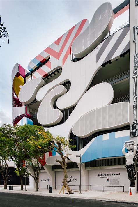 Miami Parking Facility Museum Garage Combines Several Exterior Designs