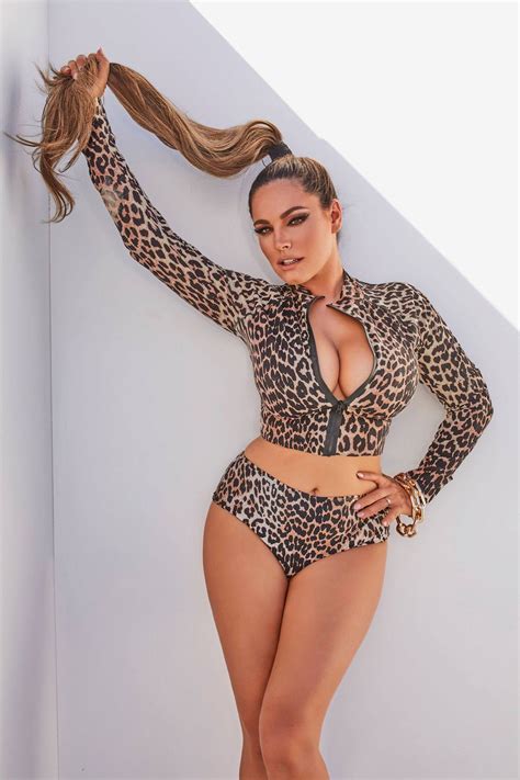 Kelly Brook Frontal Nude And Sexy Bikini Photos Thefappeninglink