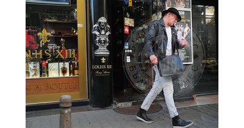 Деян Донков се дегизира