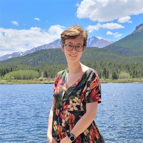 Chloe Burke Support Specialist Checkmark Inc Linkedin