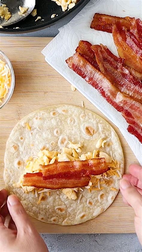 Freezer Friendly Bacon Egg And Cheese Burrito In 2022 Delicious