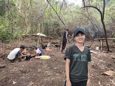 Nann တောထဲရောက်ခါစက ရုပ် တကယ်နဲ့မှ တောကြီးကိုရောက်ခဲ့တာ အရပ်လေးမျက်န