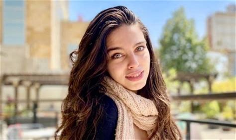 تهوى التمثيل وتقدم فيديوهات على التيك توك ومارست الغناء لمدة 7 سنوات قبل الشهرة وارتدت الحجاب