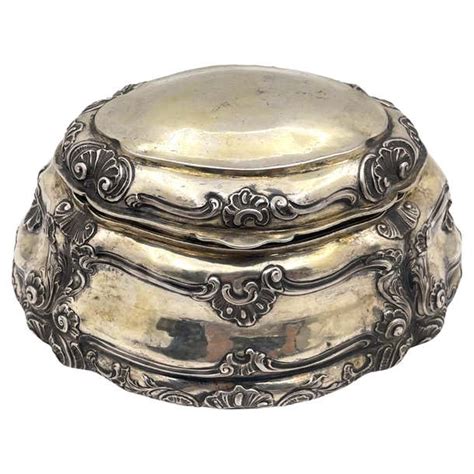 Austrian 18th Or Early 19th Century Gilt Silver Box With Shell Motifs