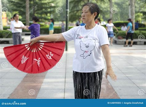 Fan Dancer Editorial Image Image Of Dance Dancer Chinese 64899085