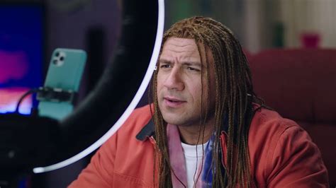 جوني قرر يعمل لايف بس على طريقته هو كلام مهم عن السوشيال ميديا الكبيرأوي7 Youtube