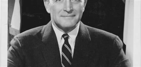 Otto Kerner Jr Ex Governador De Illinois Que Ganhou Reconhecimento Nacional Em 1967 Quando O