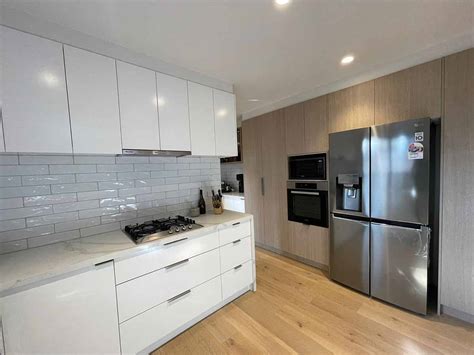 Comparing Standard Vs Custom Kitchen Cabinets