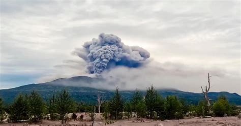 Russia Un Potente Terremoto Scatena Leruzione Di Un Vulcano In