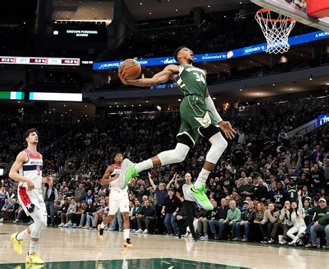 Giannis Antetokounmpo Moves To Front Of Eastern Conference All Star