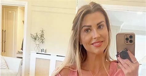 Mrs Hinch Shows Off Perfect Christmas Doorscape At Home But Divides Fans With Luxury Look Ok