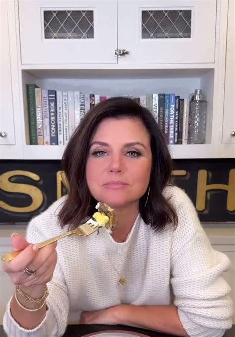 Tiffani Amber Thiessens Cozy Kitchen Moments • Celebmafia