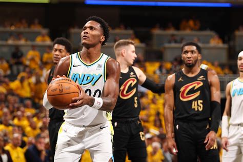 Pacers Bennedict Mathurin Ejected For Hitting Cavs Deandre Hunter In Chest In G4