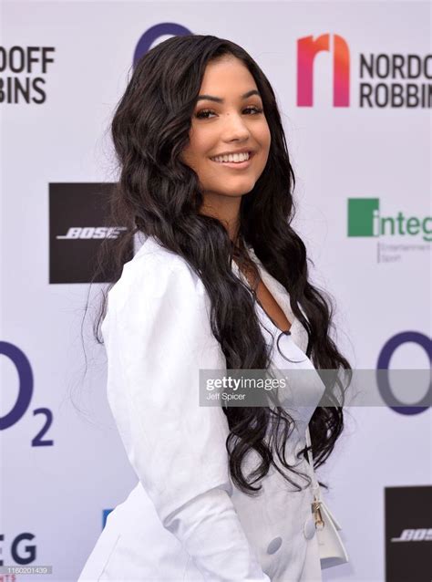 Pin By Vicki Allen On Mabel Mabel Singer Beautiful Curvy Women Curvy Woman