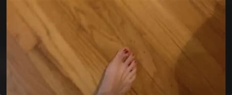 Roo Powells Feet