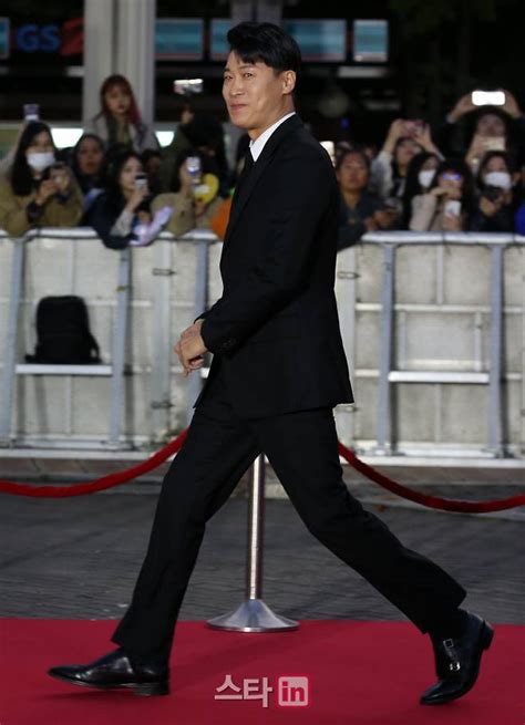 포토 진성규 성큼성큼