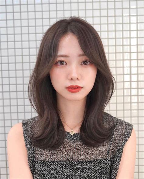 50歳の若く見えるロングヘア特集｜おばさんぽくないおしゃれな髪型15選 Lala Hair Magazine ララヘアマガジン