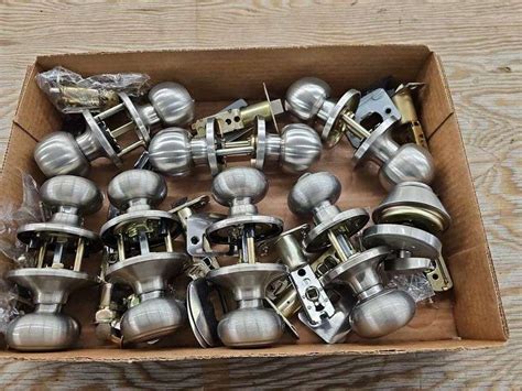 Assorted Door Knobs And Dead Bolt Isabell Auction