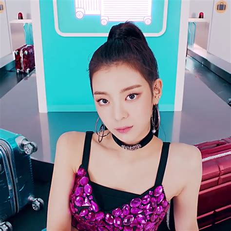 Itzy Dalla Dalla Wallpapers Wallpaper Cave