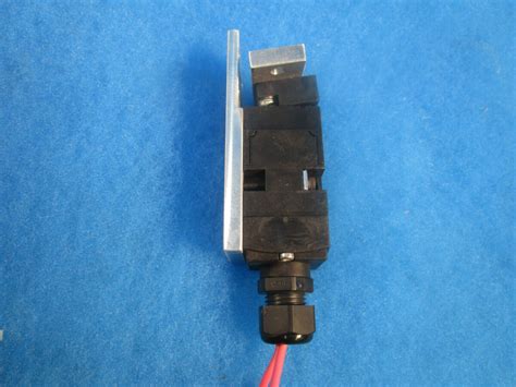 Nib Schmersal Safety Interlock Switch Az17 02zrk 4a 24v 230vac Type 4 And 12 1 Y Warranty