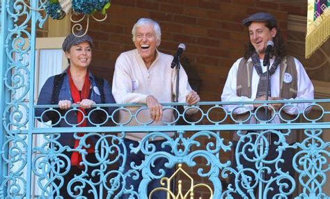 Dick Van Dyke 99 Carried Away From Malibu Wildfire