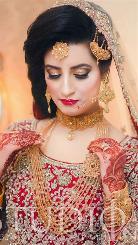 Pin By Arooj On Captivating Pakistani Bridal Makeup Bridal Jewellery Inspiration Wedding