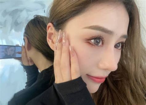 Twtp 大学女厕双镜头偷拍几个漂亮小姐姐嘘嘘近距离观察她们的小嫩鲍