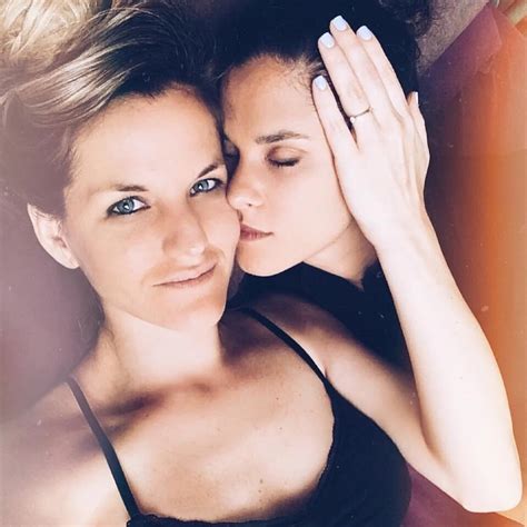 Las Juzgan Por Ser Lesbianas Y Expresarse Públicamente La Historia De Amor De Las Actrices