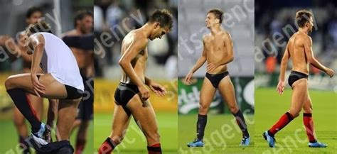 Adentro Hay Estilo Jugadores De Fútbol En Ropa Interior