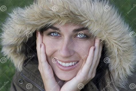 Muchacha Sonriente Imagen De Archivo Imagen De Muchacha 305029