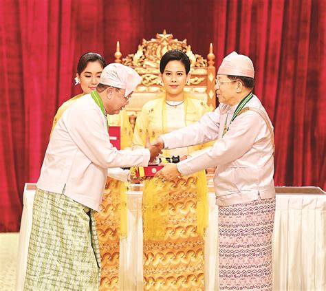 နိုင်ငံတော်စီမံအုပ်ချုပ်ရေးကောင်စီဥက္ကဋ္ဌ နိုင်ငံတော်ဝန်ကြီးချုပ် ဗိုလ
